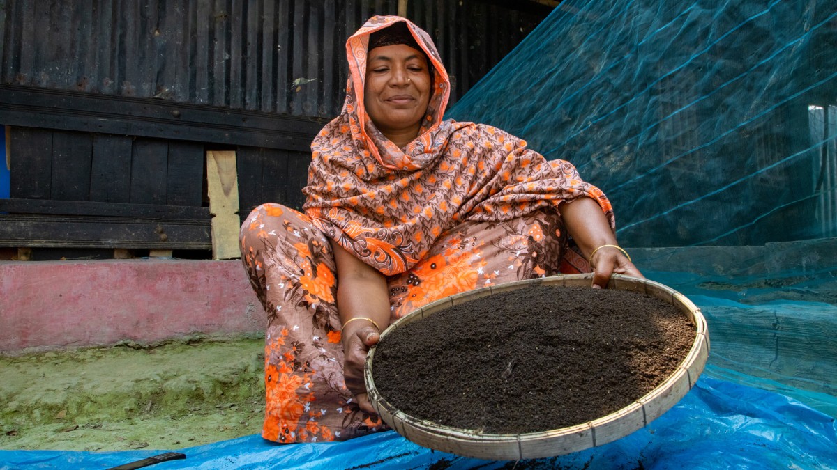 The female farmers tackling climate change in Bangladesh | Concern ...
